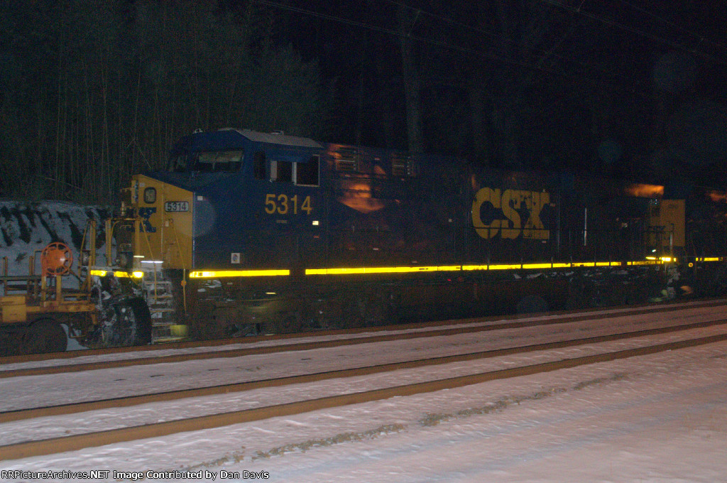 CSX ES40DC 5314 trails on Q191-30